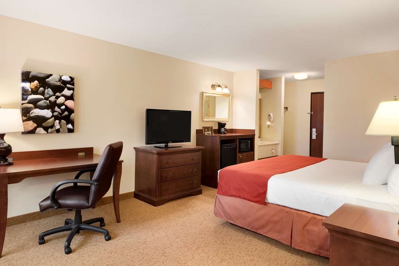 Country Inn & Suites by Radisson, Cedar Rapids Airport, Cedar Rapids ...